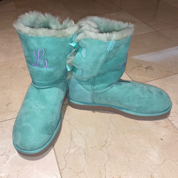 UGG | Shoes | Ugg Bailey Bowback Short Boot In Aqua | Poshmark